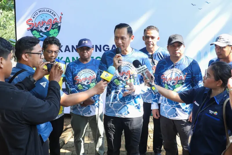 Luncurkan Gerakan AMS, Menko AHY Ajak Masyarakat Jaga Sungai - Poskota